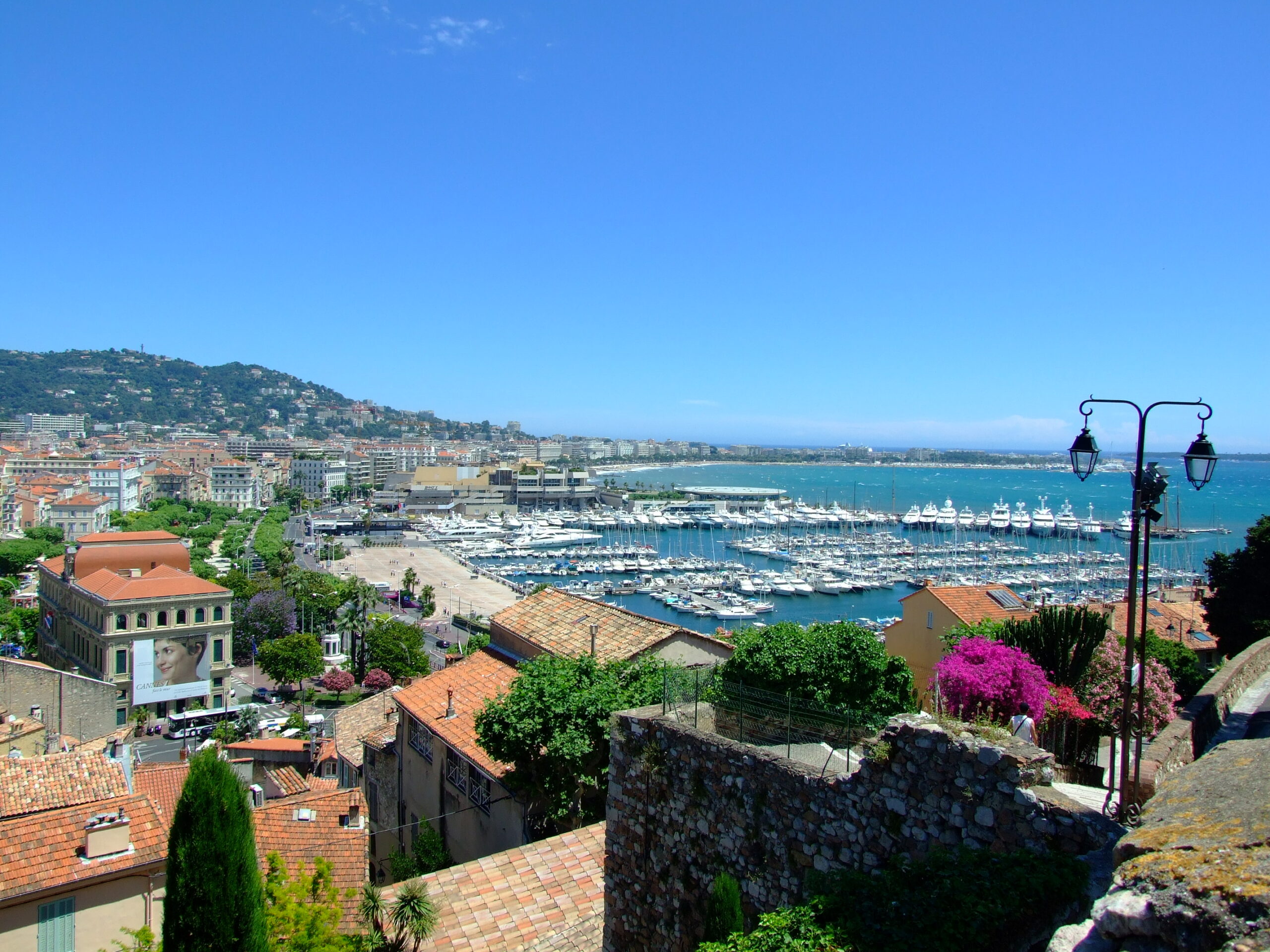 On se forme à Cannes ! Plus de 100 formations à Cannes.